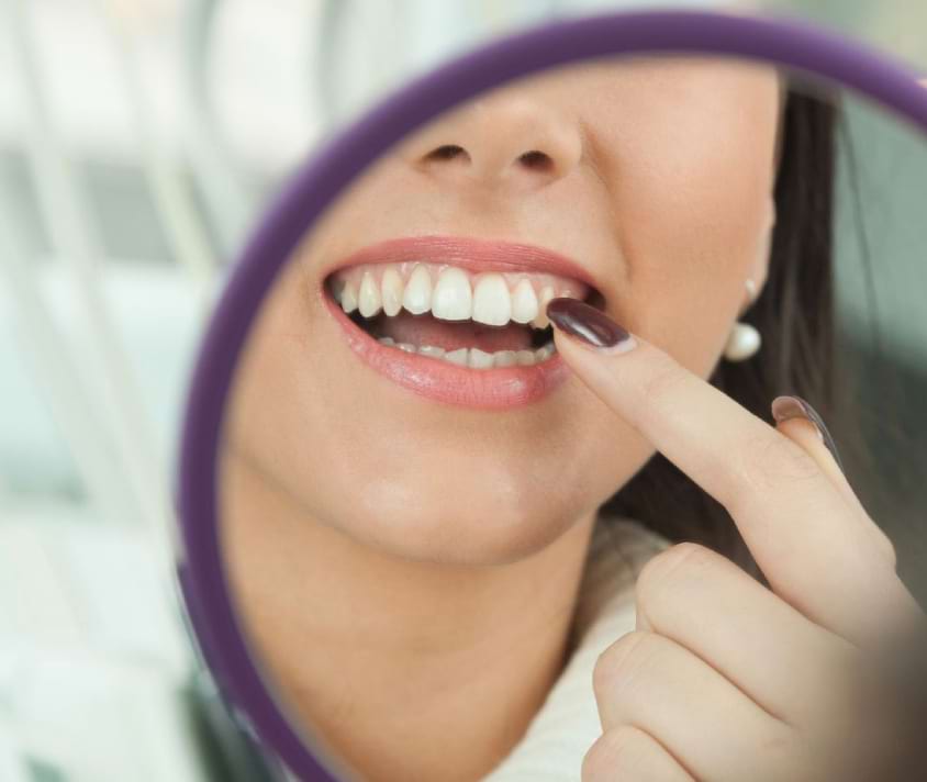 Co jsou afty a vředy v ústech? | meridol®